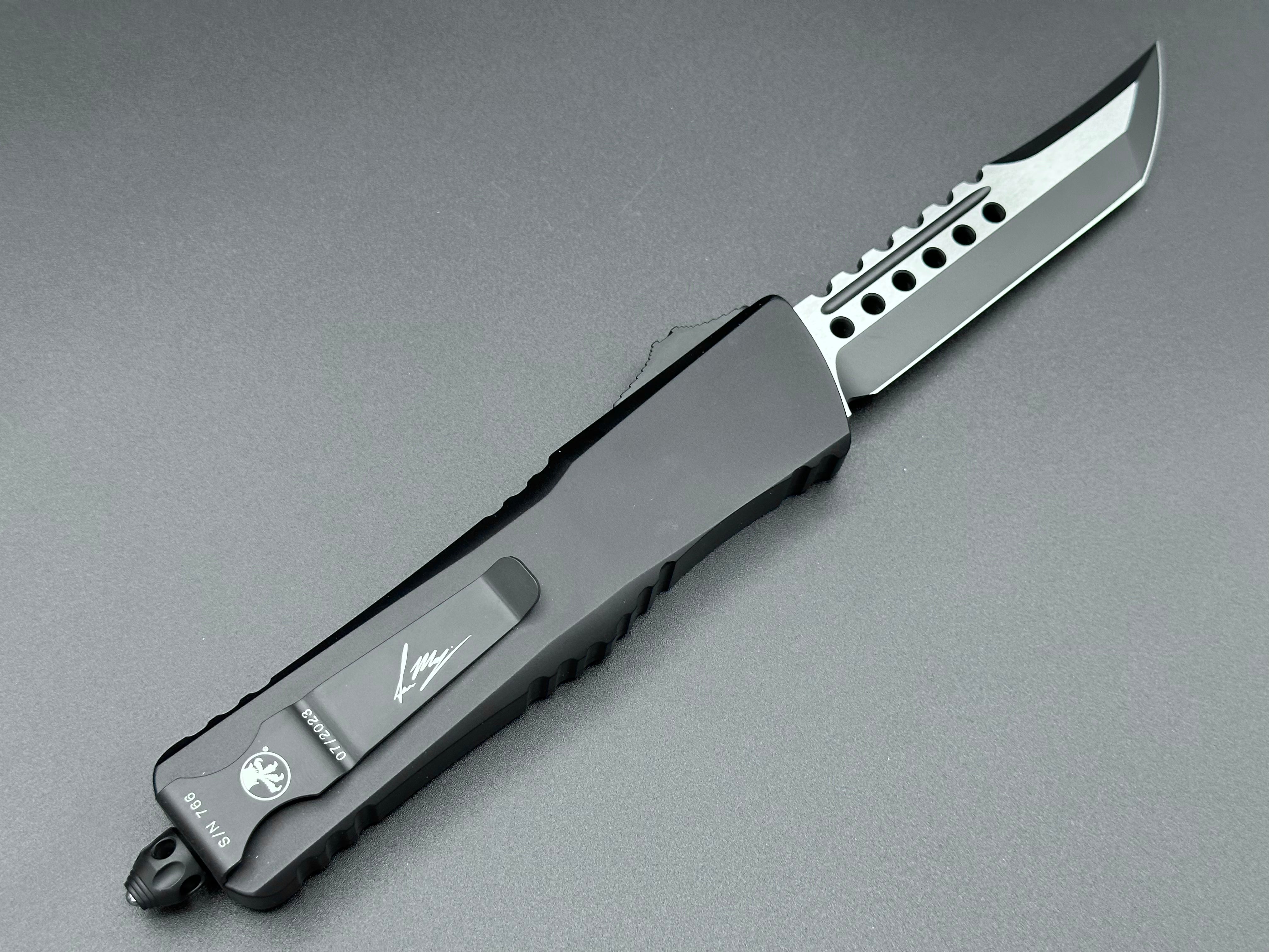 Microtech Knives Combat Troodon Hellhound Signature Series Smooth Chas